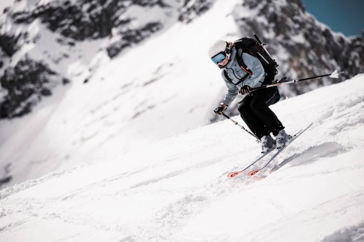 Xenic: Peak performer. Lightweight ski touring binding with added safety.